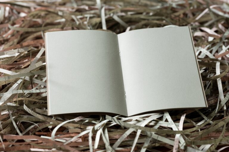 ITO BINDERY | Capture Your Inspiration “感性を描きとめたい人へ” 1938年創業、時代の移り変わりと共にカタログなど広告販促物を扱う製本会社。製本の技術 ...